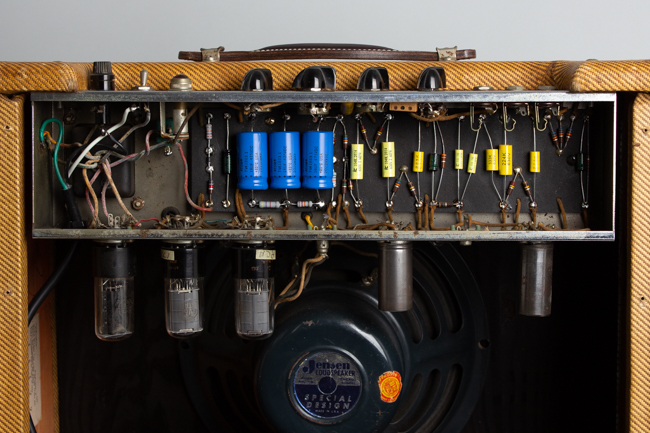 Fender Vibrolux Model 5F11 Tube Amplifier (1959) | RetroFret