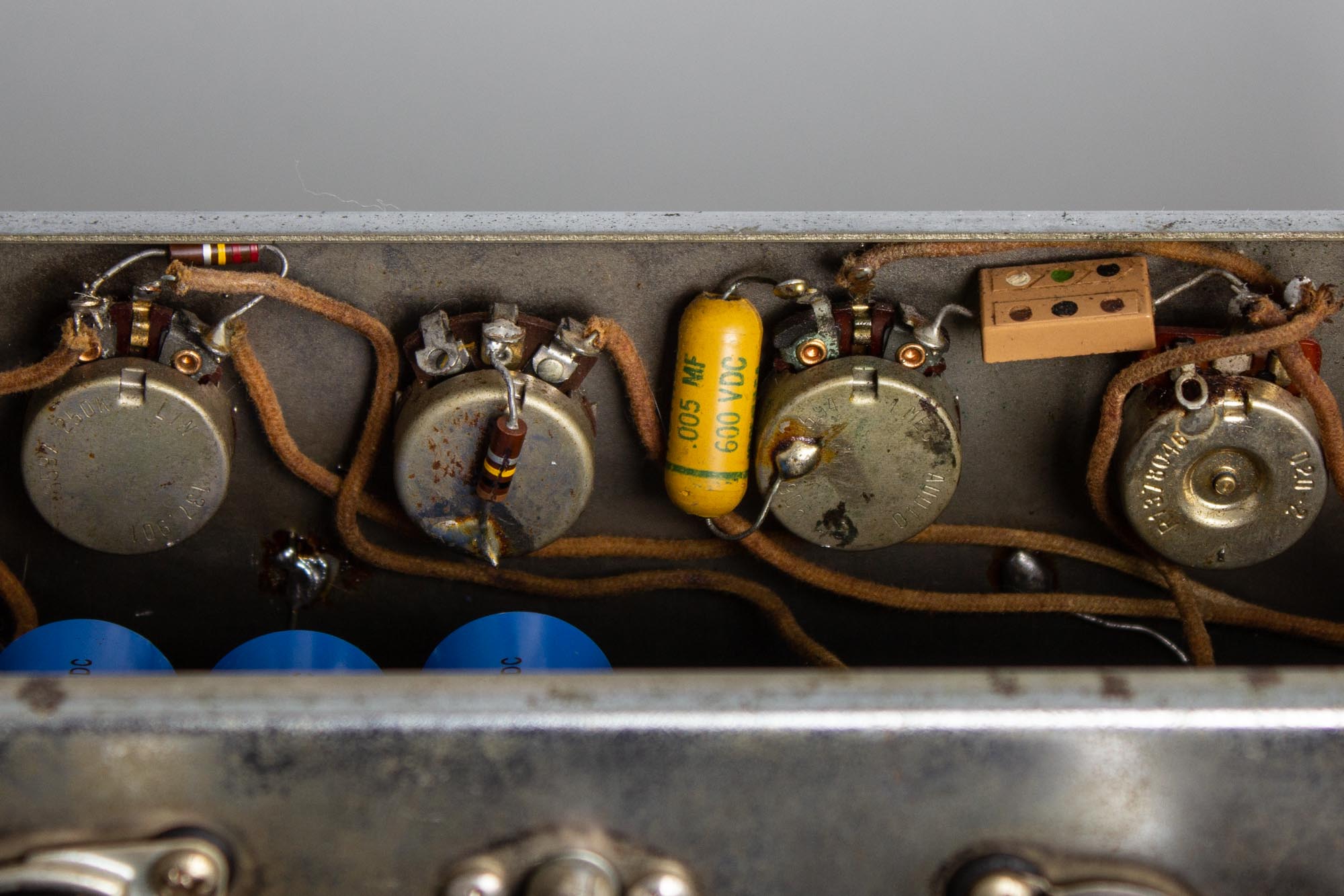 Fender Vibrolux Model 5F11 Tube Amplifier (1959) | RetroFret