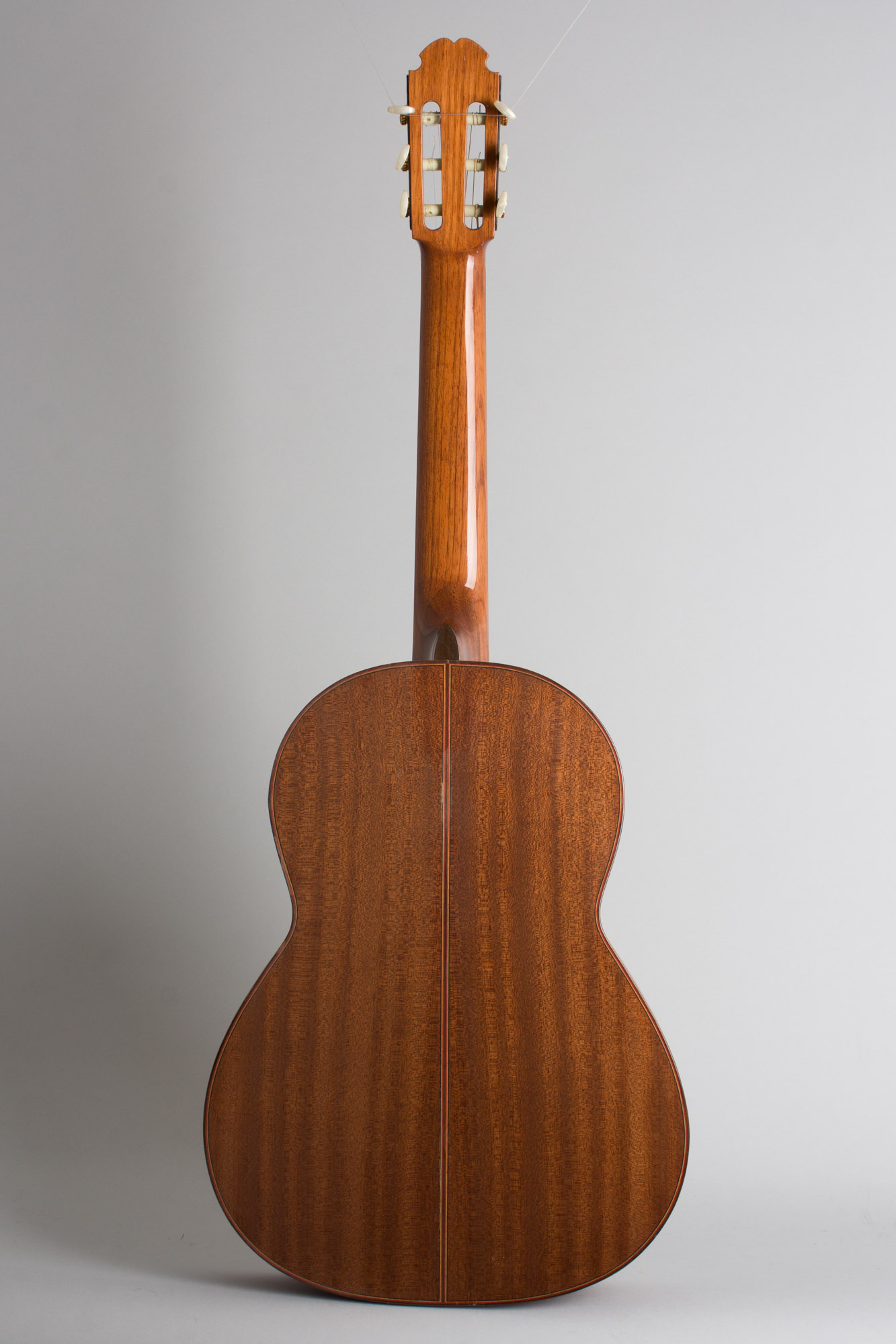 Jose Ramirez R1 Estudio Classical Guitar (1971) | RetroFret