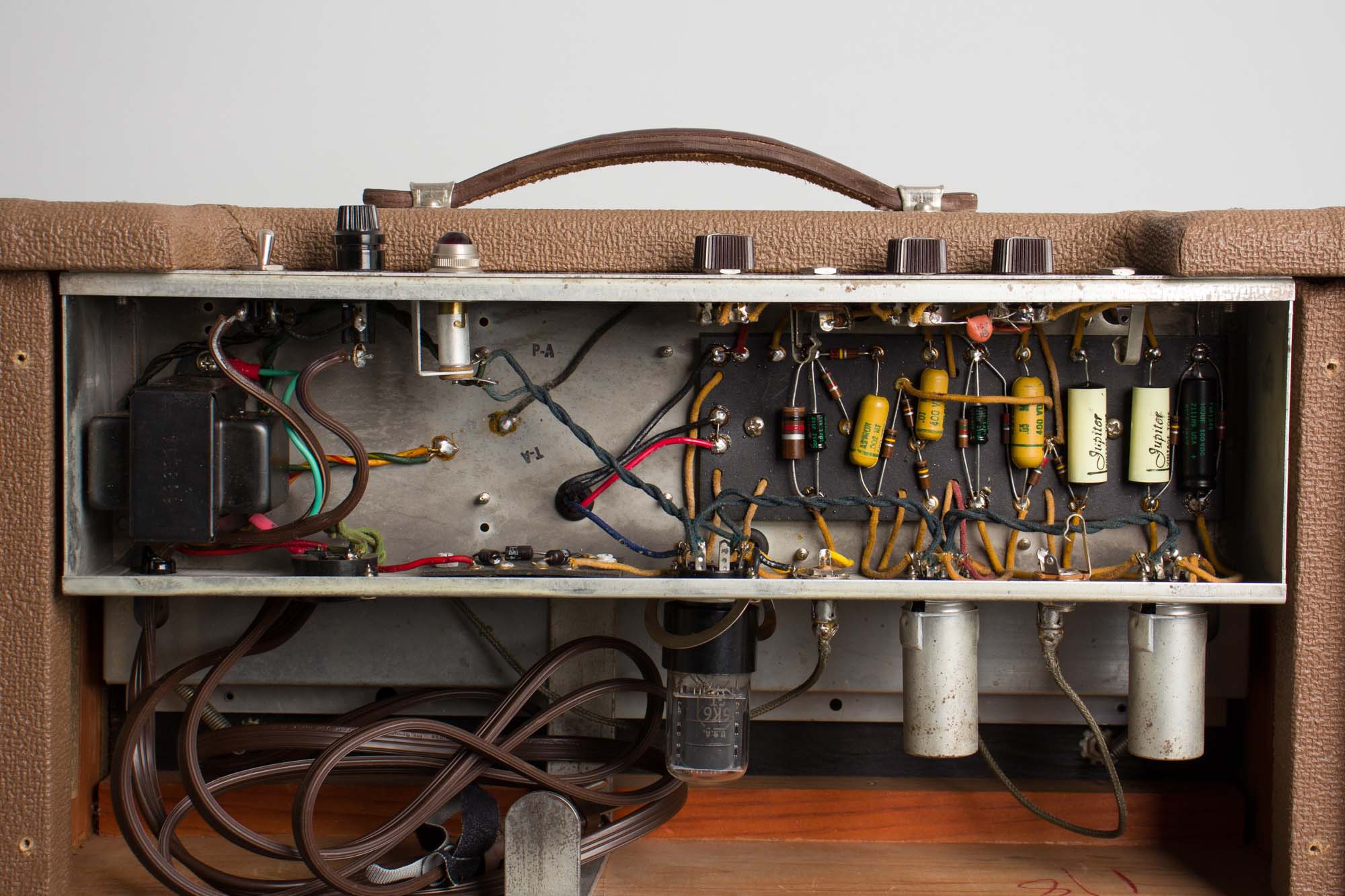 Fender Tube Reverb Unit Effect (1961) | RetroFret