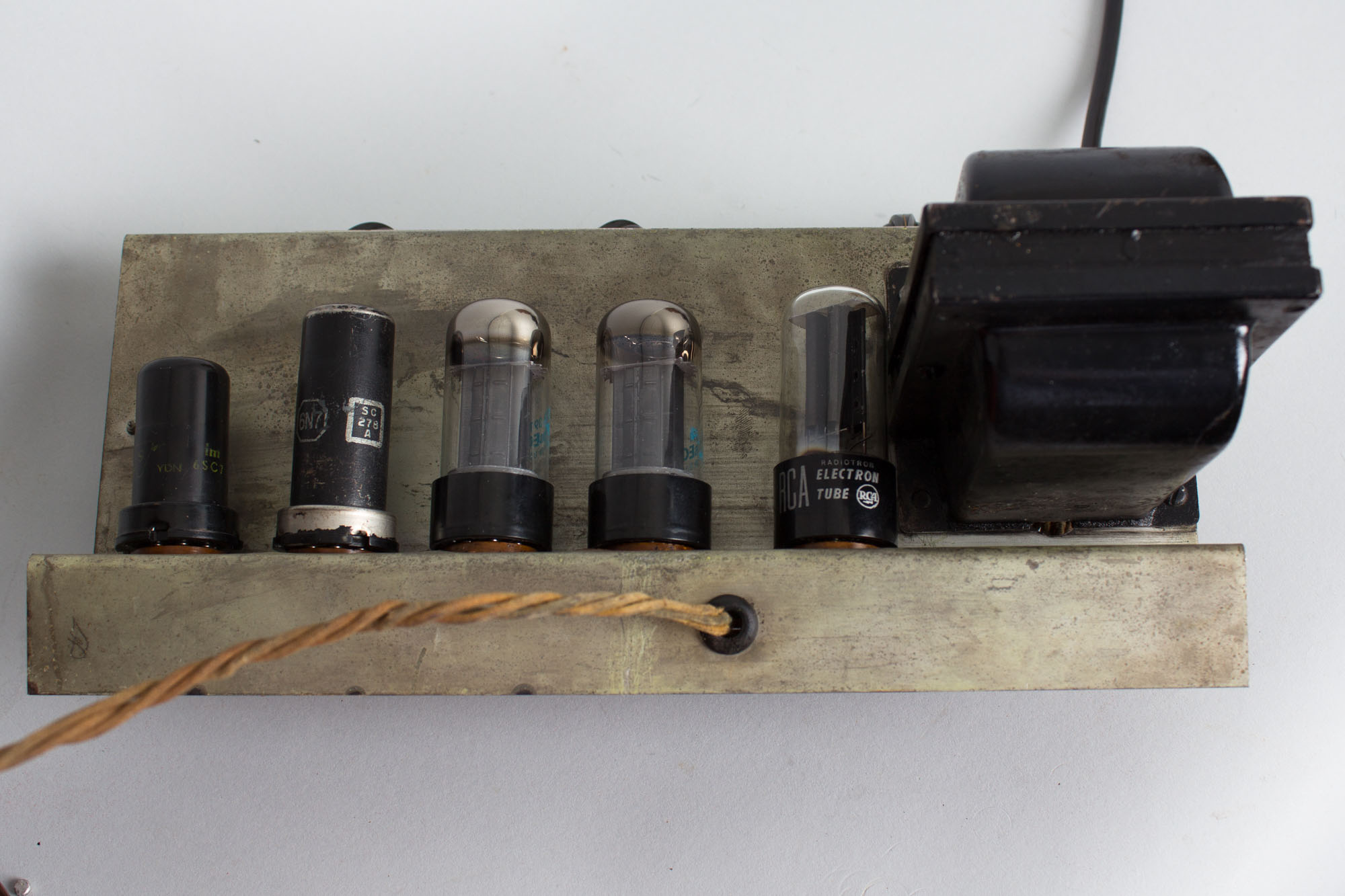 Fender Model 26 Deluxe "Woodie" Tube Amplifier (1946) | RetroFret