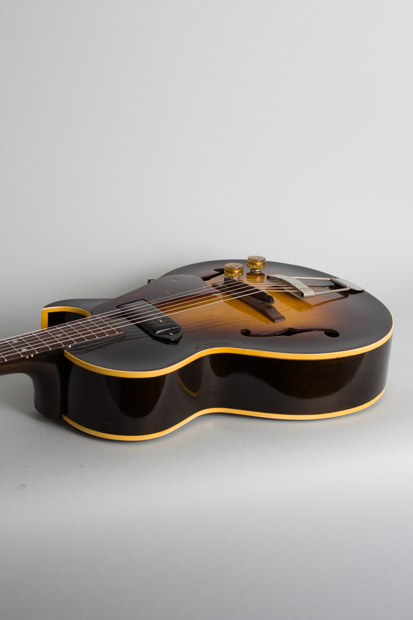 Gibson ES-140 Arch Top Hollow Body Electric Guitar (1953) | RetroFret