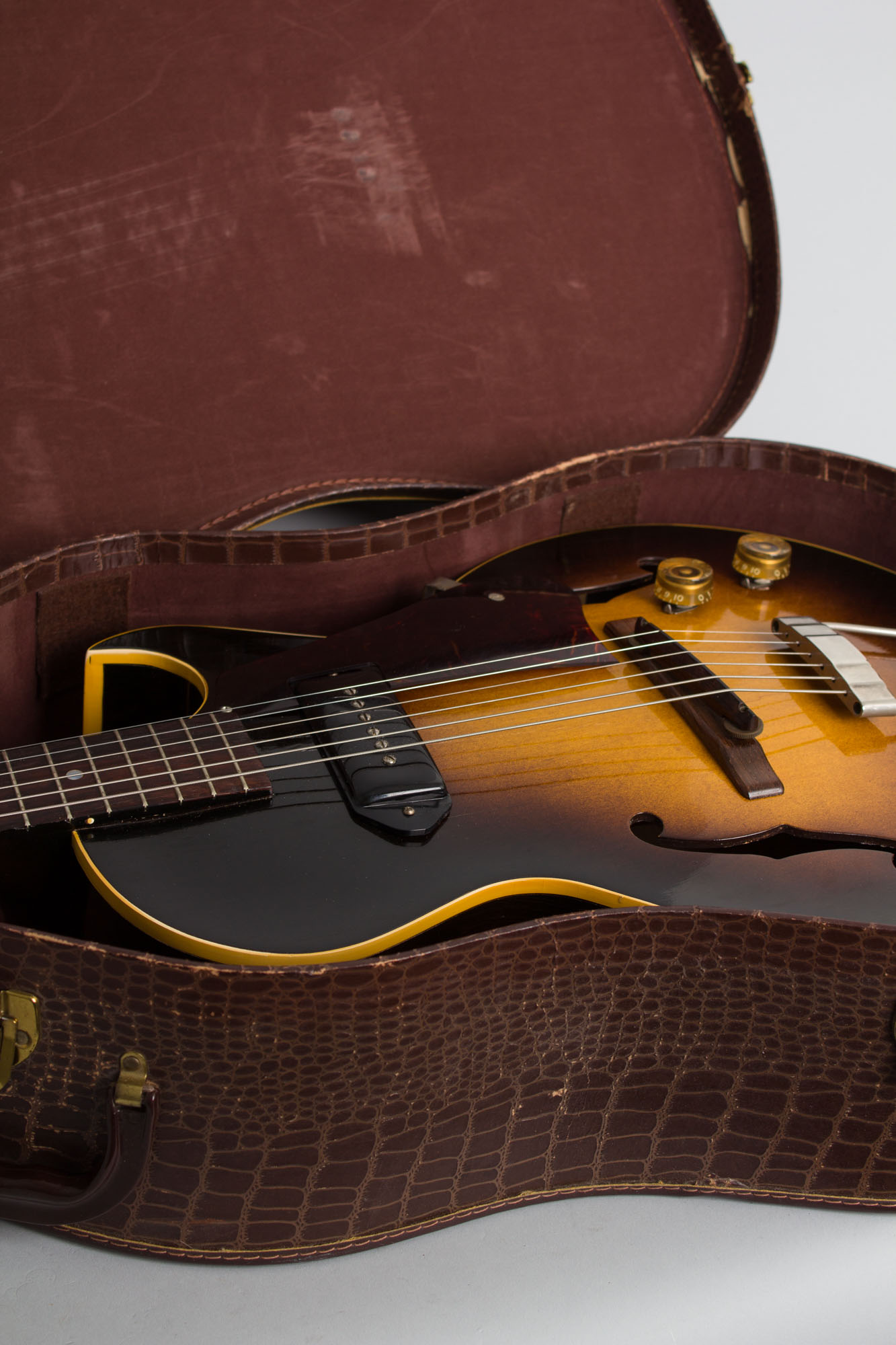 Gibson ES-140 Arch Top Hollow Body Electric Guitar (1953) | RetroFret