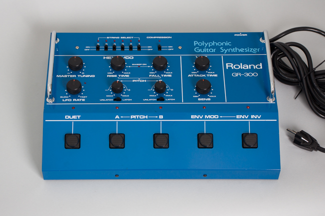 Roland GR-300 Polyphonic Guitar Synthesizer with G-808 Solid Body ...