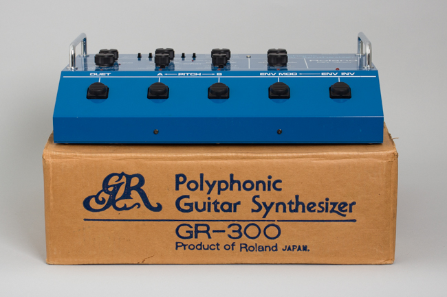 Roland GR-300 Polyphonic Guitar Synthesizer with G-808 Solid Body ...