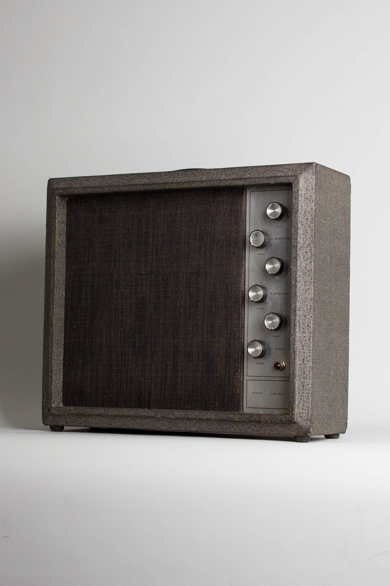 Silvertone Model 1482 Tube Amplifier, made by Danelectro (1965) | RetroFret