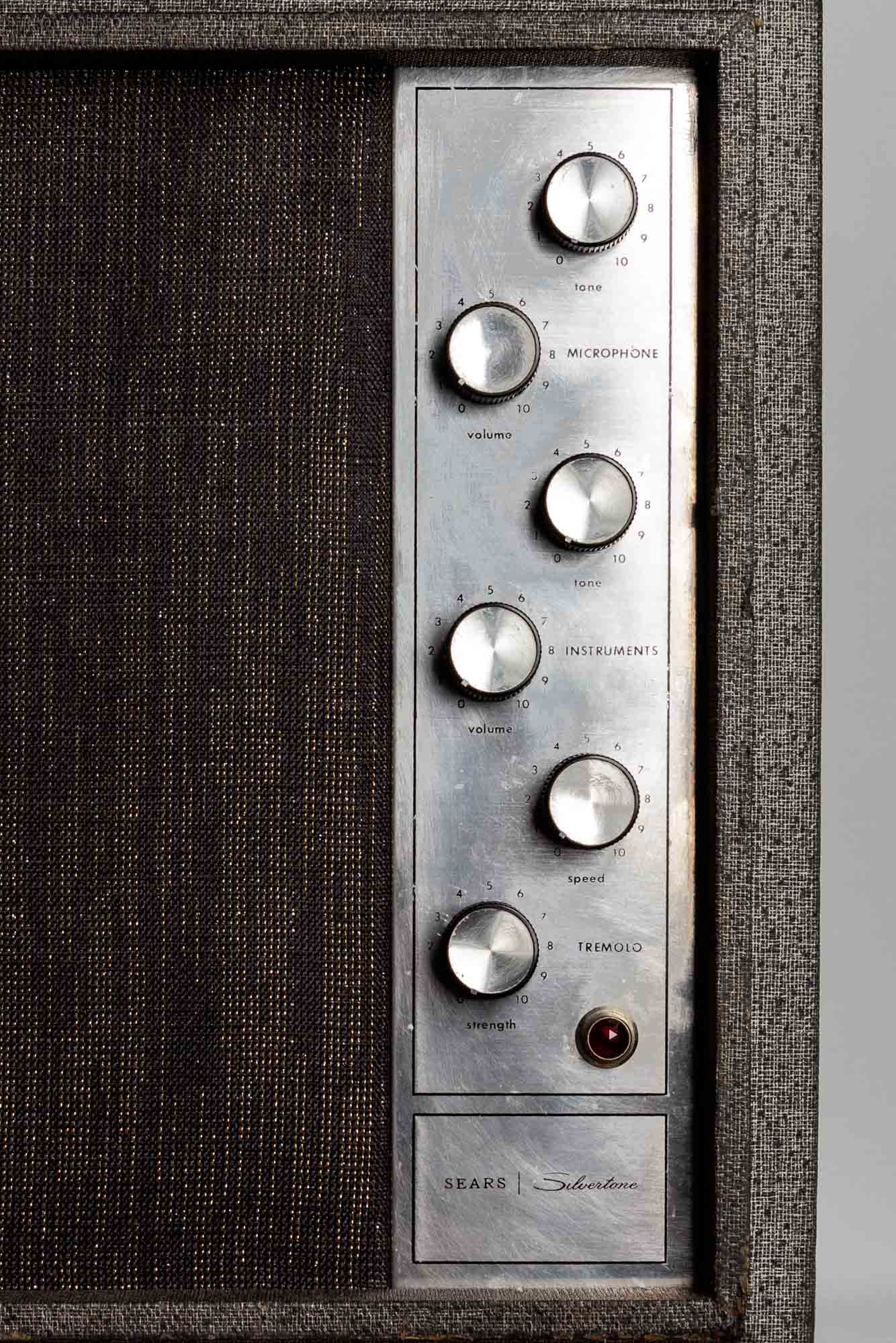 Silvertone Model 1482 Tube Amplifier, made by Danelectro (1965) | RetroFret