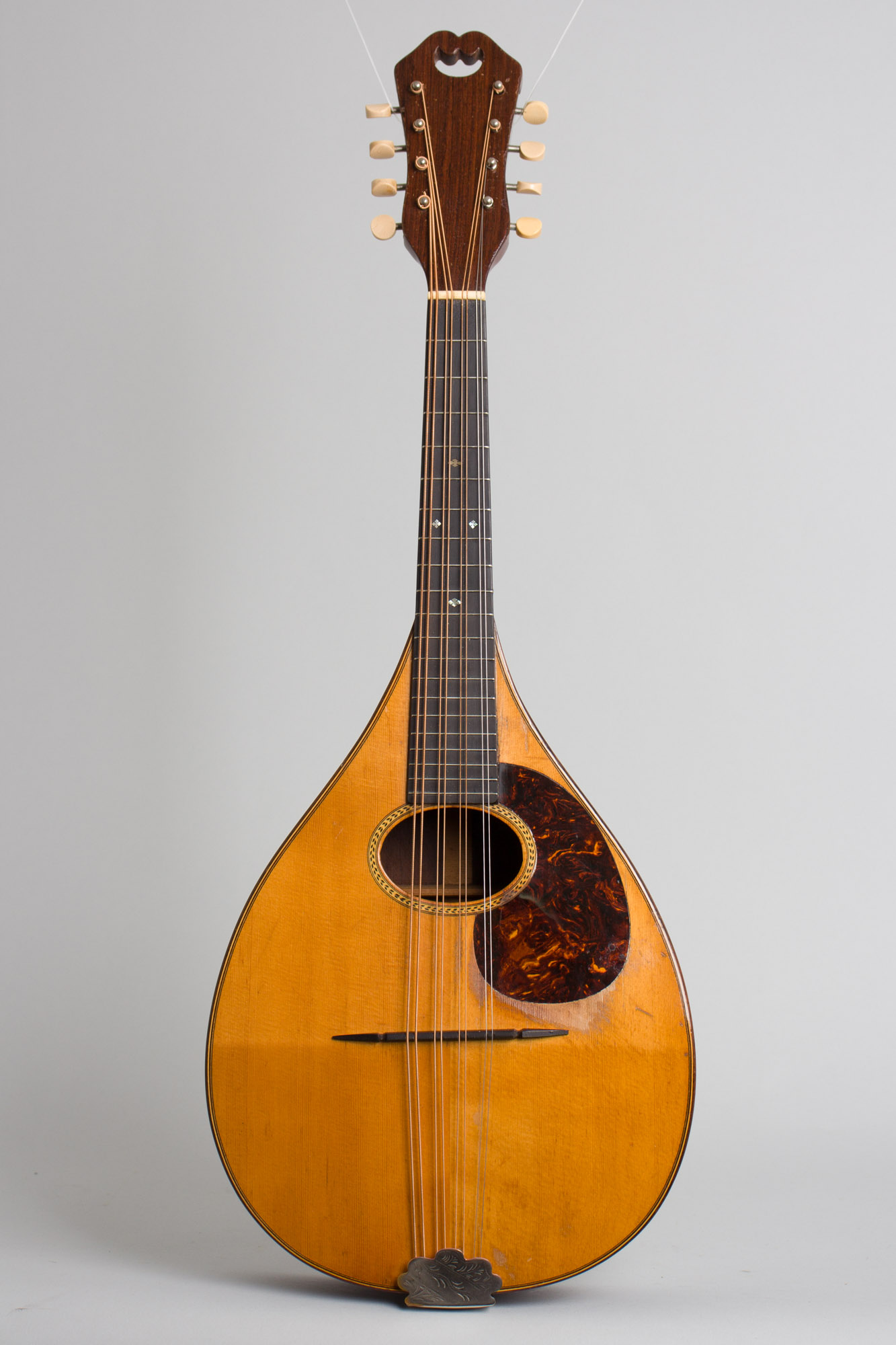 C. F. Martin Style B Flat back, bent top Mandola (1931) | RetroFret