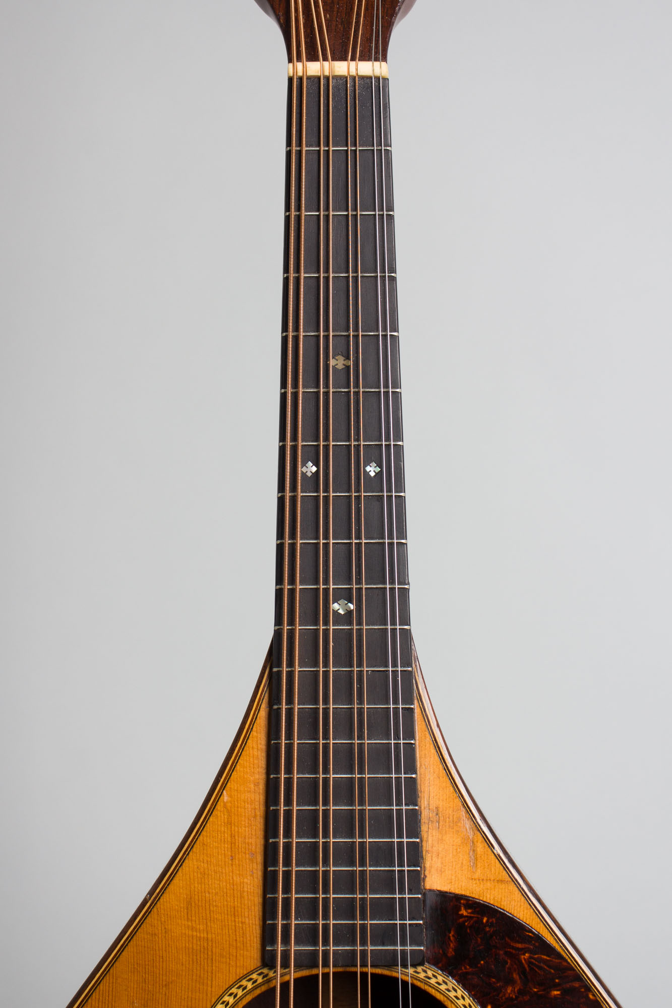 C. F. Martin Style B Flat back, bent top Mandola (1931) | RetroFret