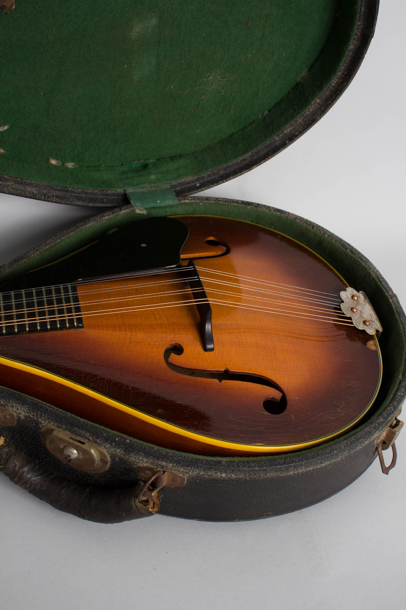 C. F. Martin 2-15 Carved Top Mandolin (1949) | RetroFret