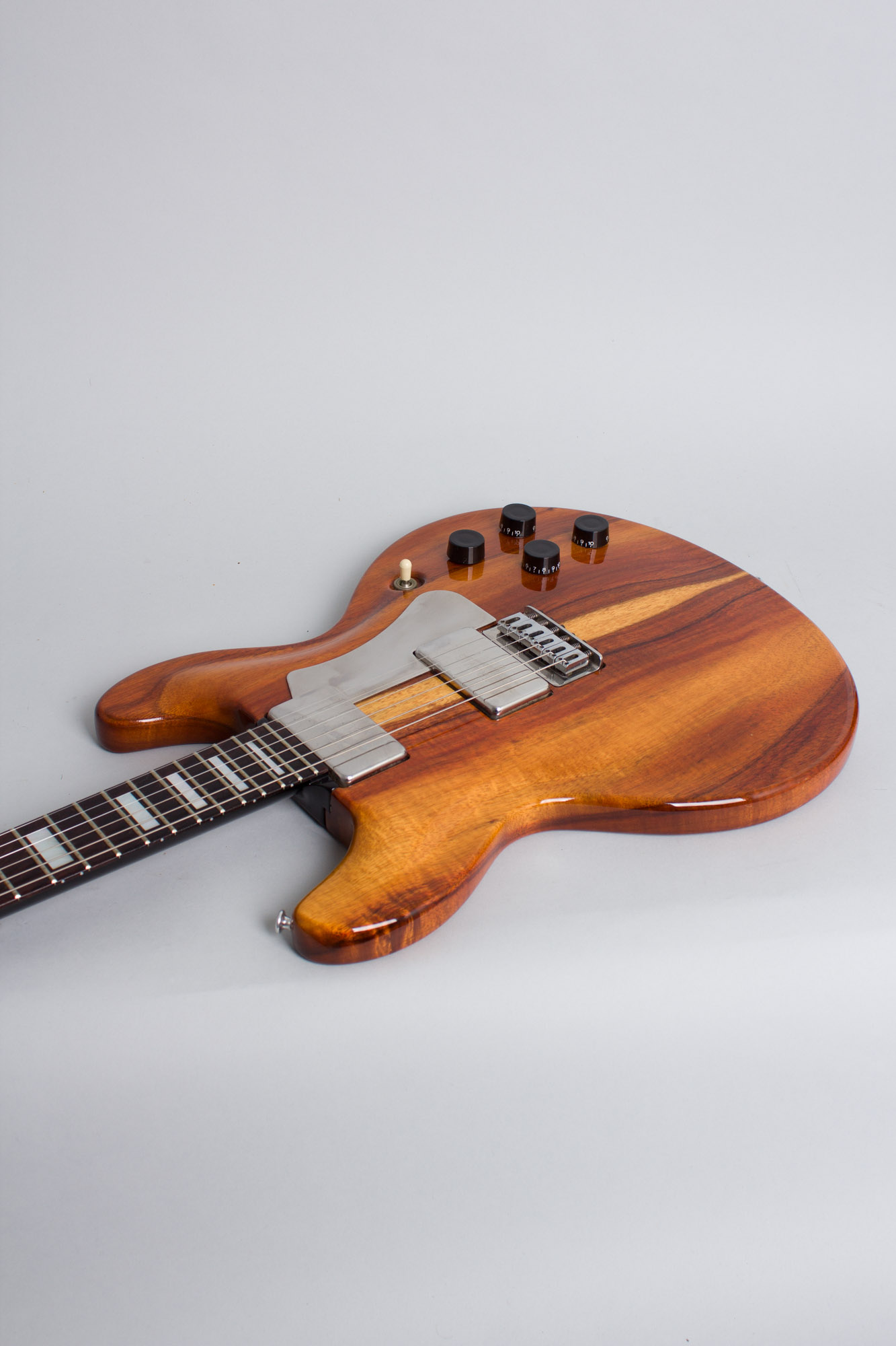 Travis Bean TB-1000A Artist Solid Body Electric Guitar (1978) | RetroFret