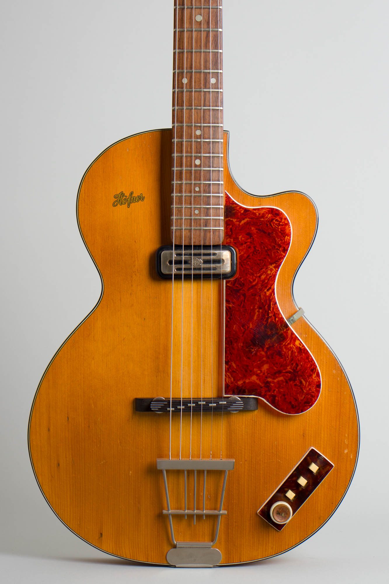 Hofner Club 40 Arch Top Hollow Body Electric Guitar (1960) | RetroFret