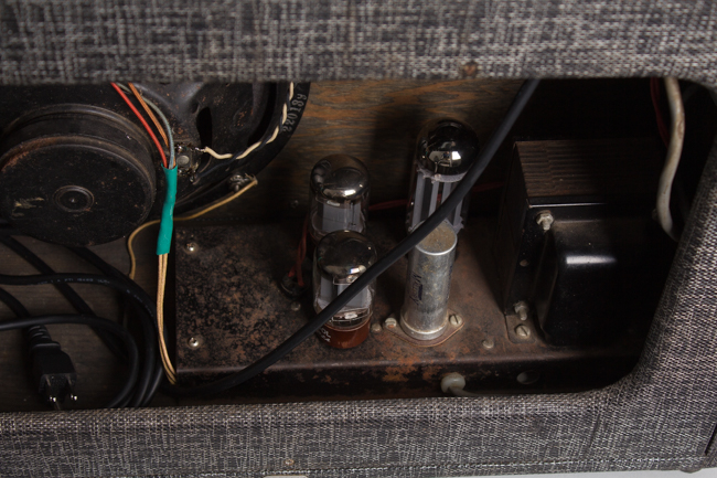 Supro Model 1690T Coronado Tube Amplifier (1961) | RetroFret