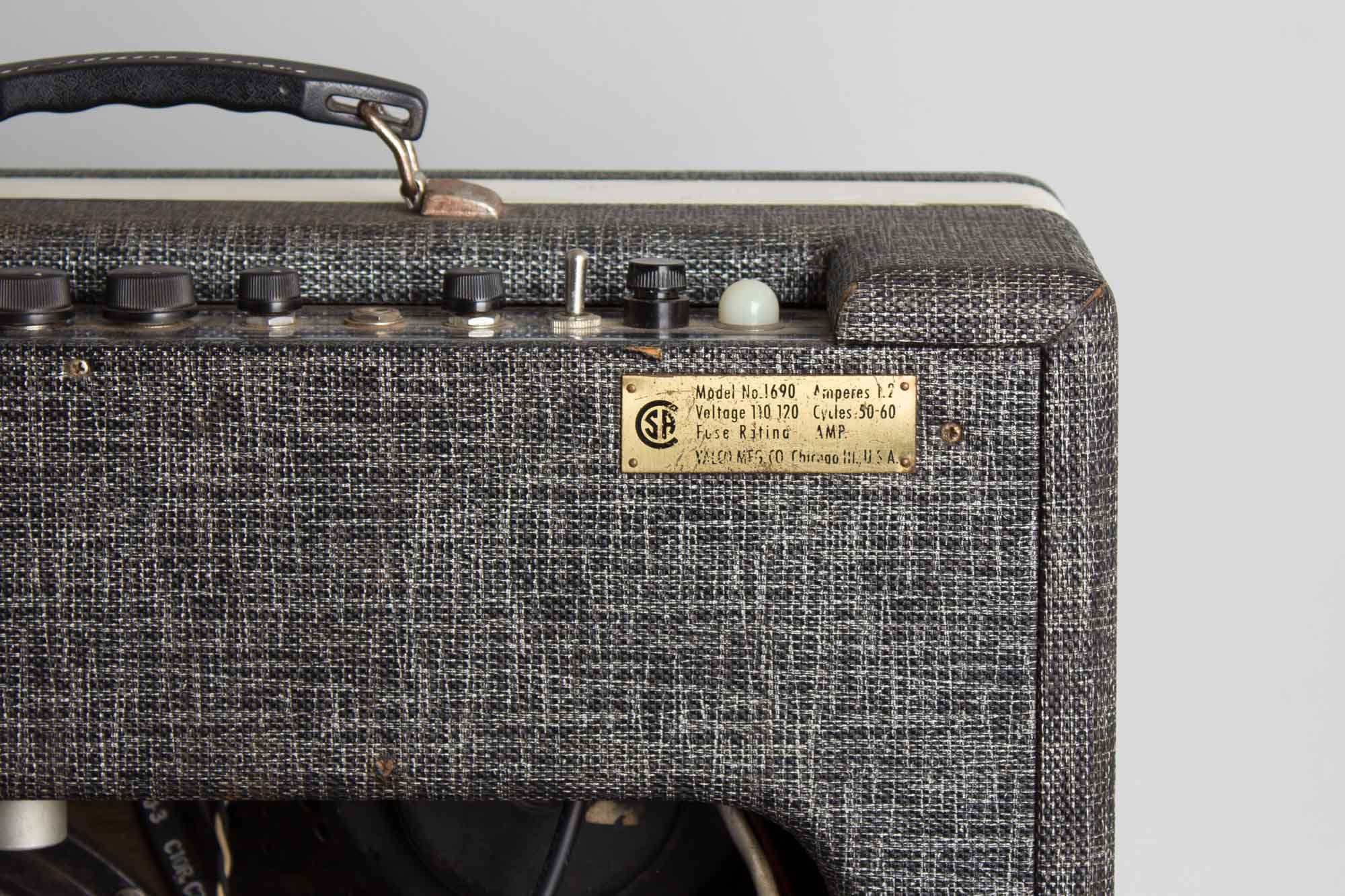 Supro Model 1690T Coronado Tube Amplifier (1961) | RetroFret