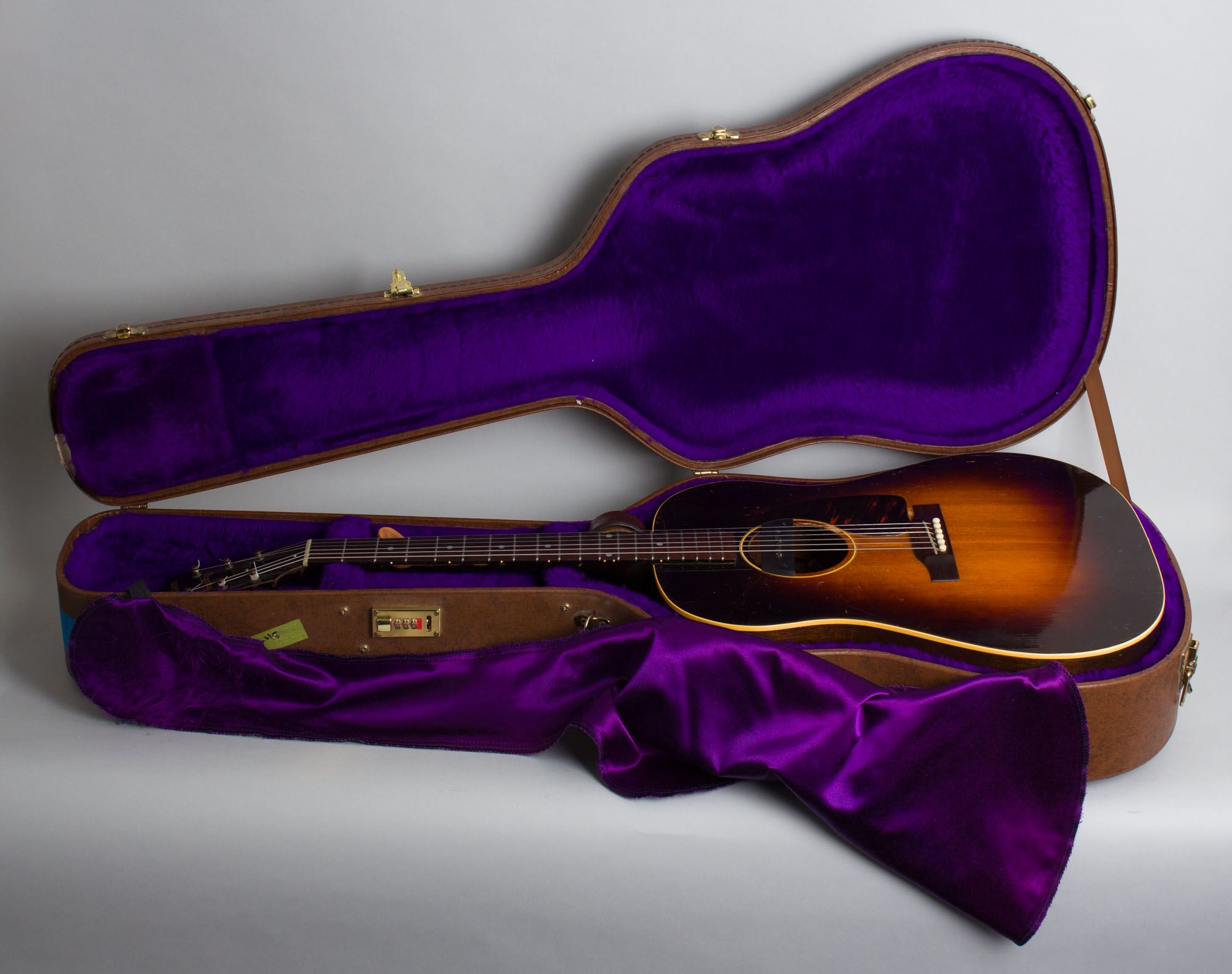 Gibson J-45 Banner Owned and Used by Jeff Tweedy of Wilco Flat Top ...