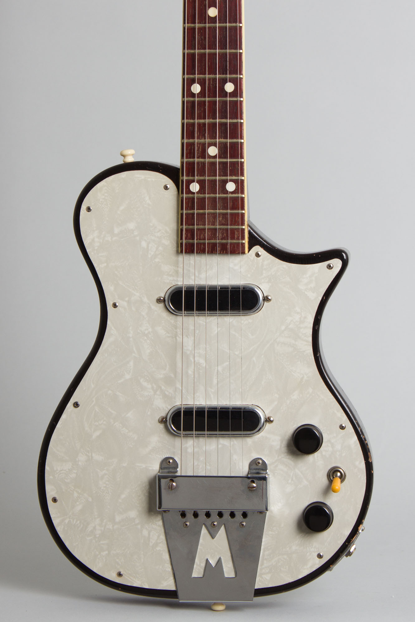 Magnatone Mark III Deluxe Solid Body Electric Guitar (1957) | RetroFret