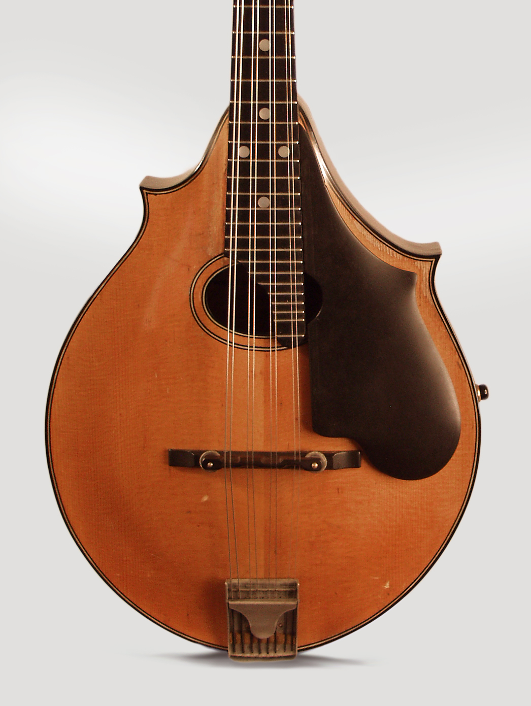 Lyon & Healy Style A Professional Carved Top Mandolin , c. 1921 | RetroFret