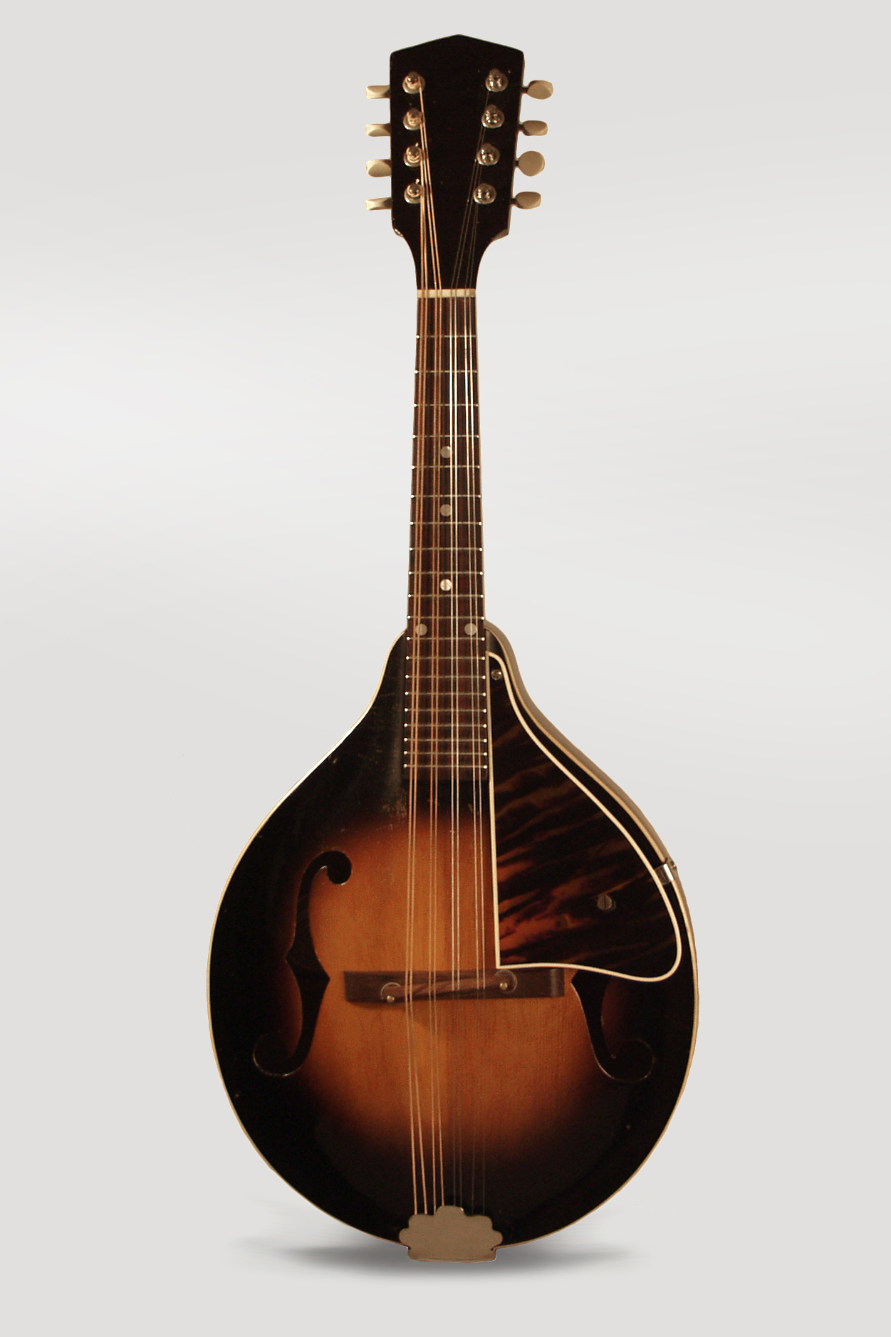 Ward's Model 1642 Carved Top Mandolin, made by Gibson (1936) | RetroFret