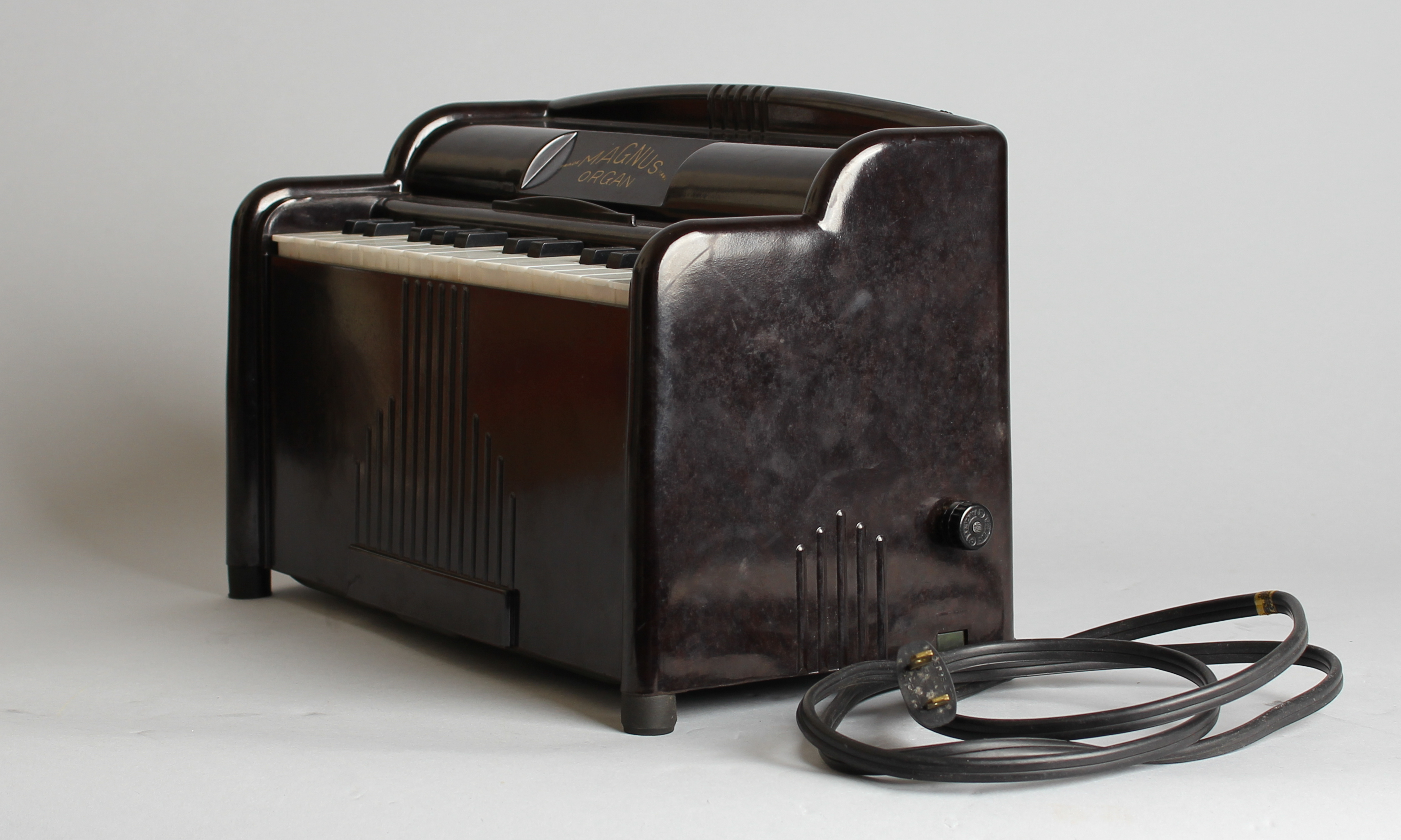 Magnus Model 1510 Chord Reed Organ , c. 1950 | RetroFret