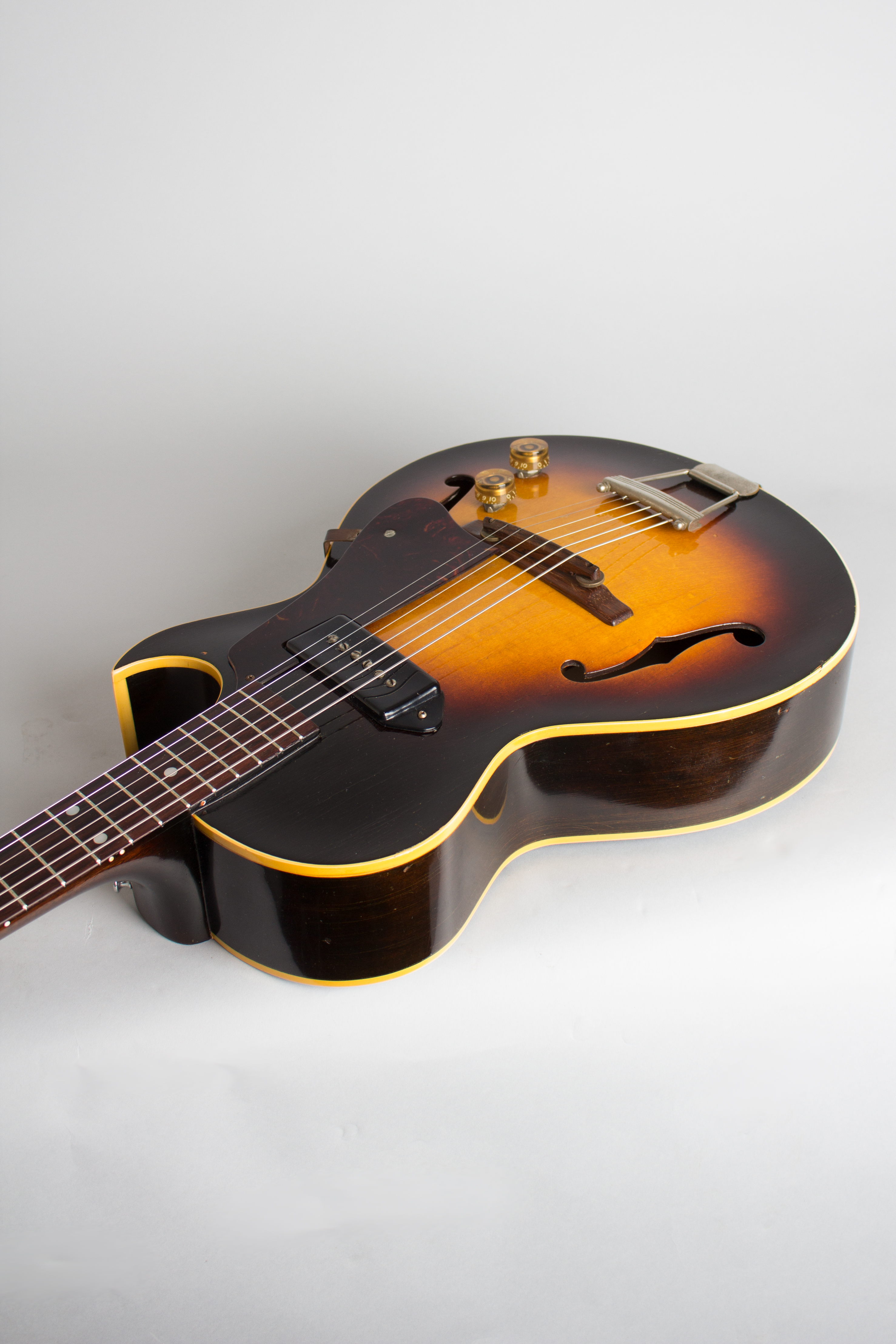Gibson ES-140 Arch Top Hollow Body Electric Guitar (1954) | RetroFret
