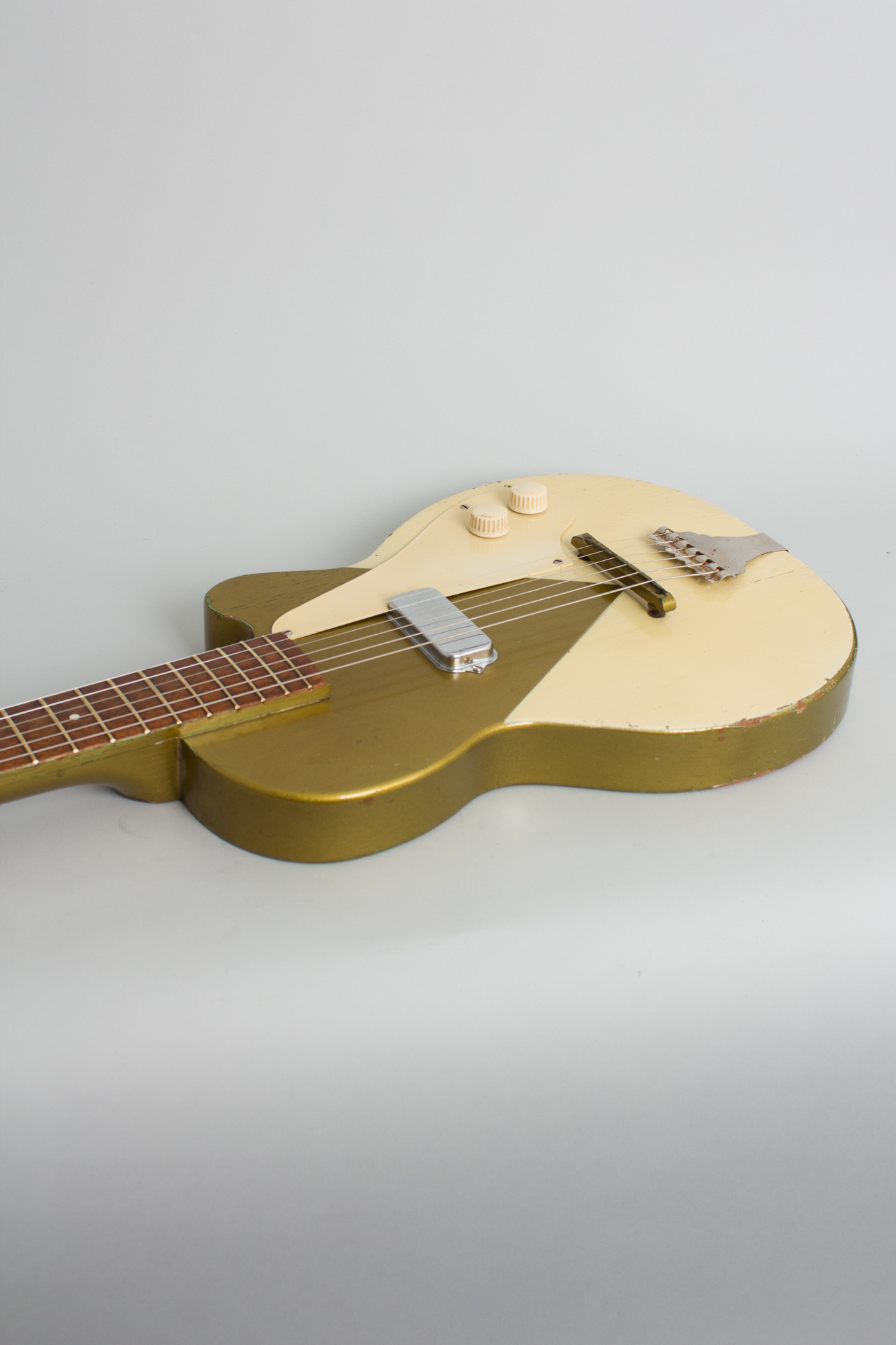 K-136 Solid Body Electric Guitar, made by Kay (1958) | RetroFret K-136 Solid Body Electric Guitar, made by Kay (1958) | RetroFret