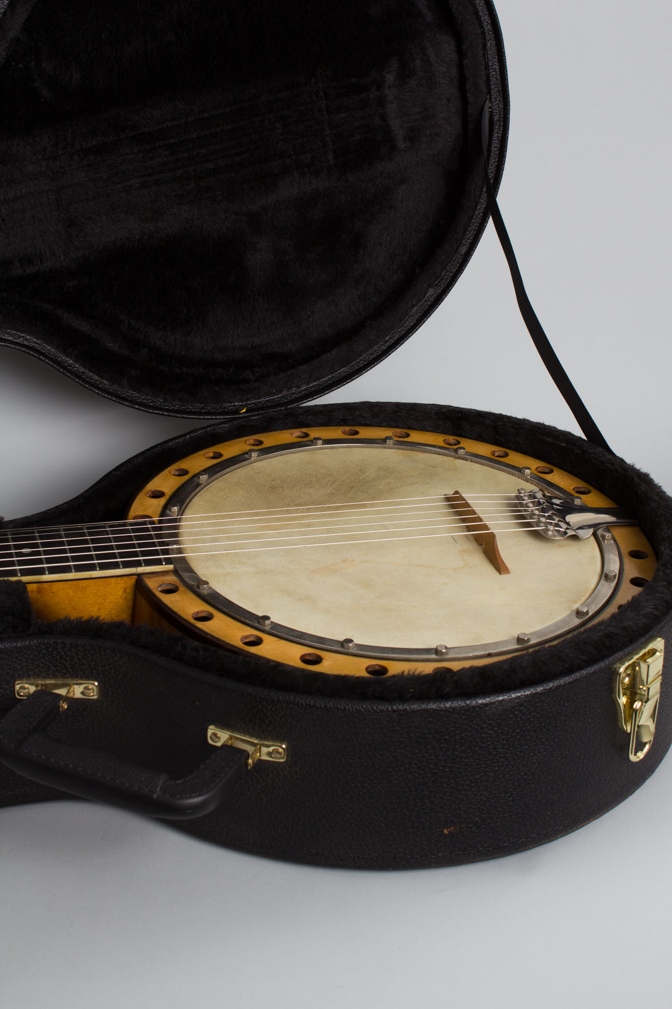William O. Schmick Lyric Guitar Banjo , c. 1920 | RetroFret